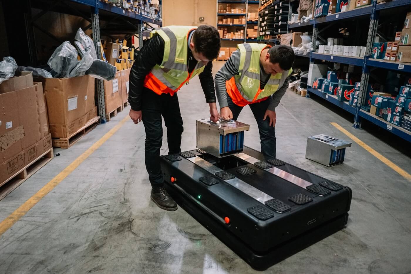 How to find the best logistics robot - Gideon