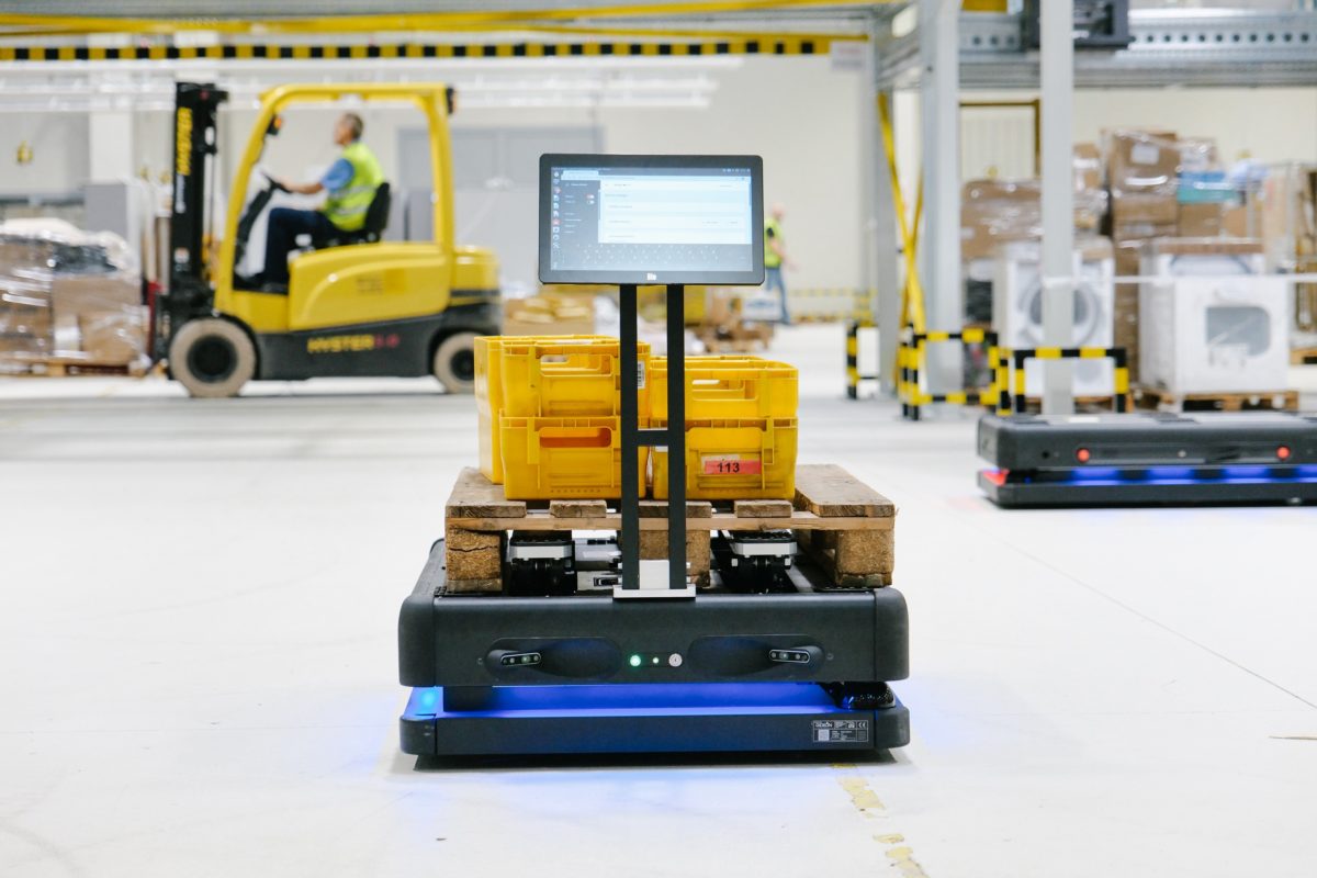 Seven signs you need (more) warehouse automation - Gideon